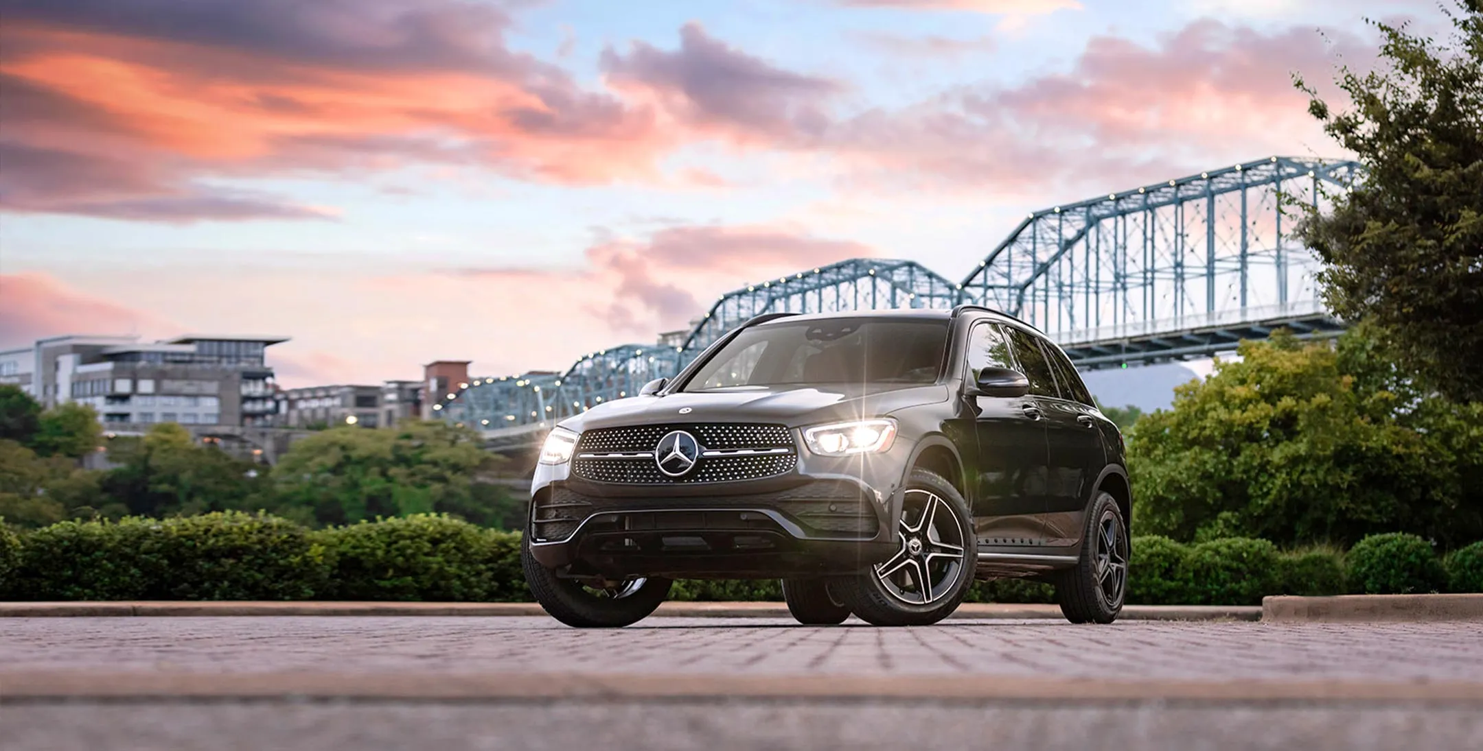 Luxury Cars - Sedans, SUVs, Coupes & Wagons | Mercedes-Benz Canada