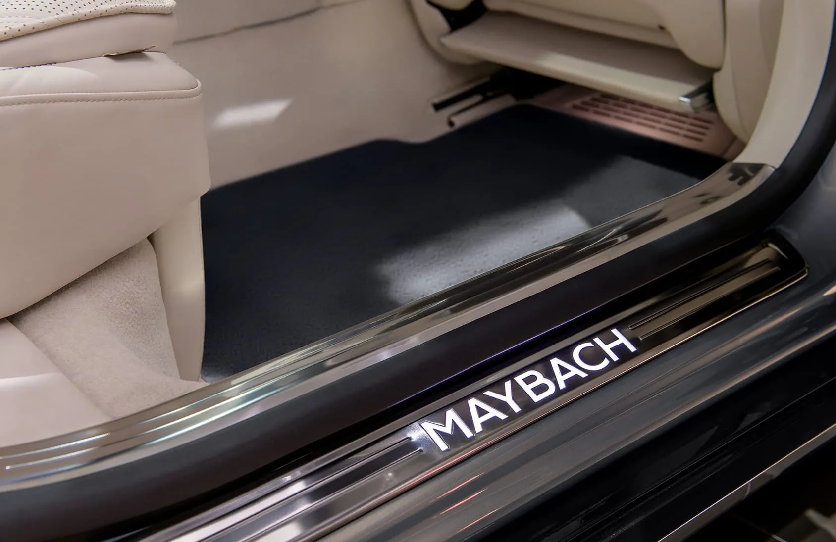 The Mercedes-Maybach Sedan | Mercedes-Benz Canada