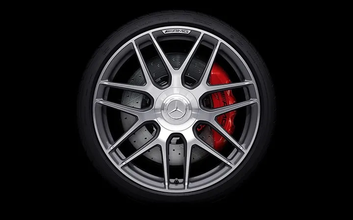 The Mid-Size AMG E-Class Sedan | Mercedes-Benz Canada