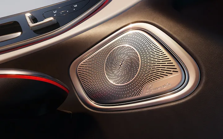 The Mid-Size GLC SUV | Mercedes-Benz Canada