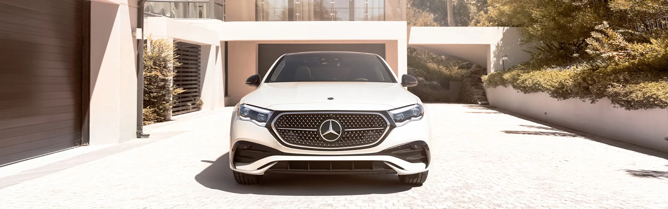 The Mid-Size E-Class Sedan | Mercedes-Benz | Mercedes-Benz Canada