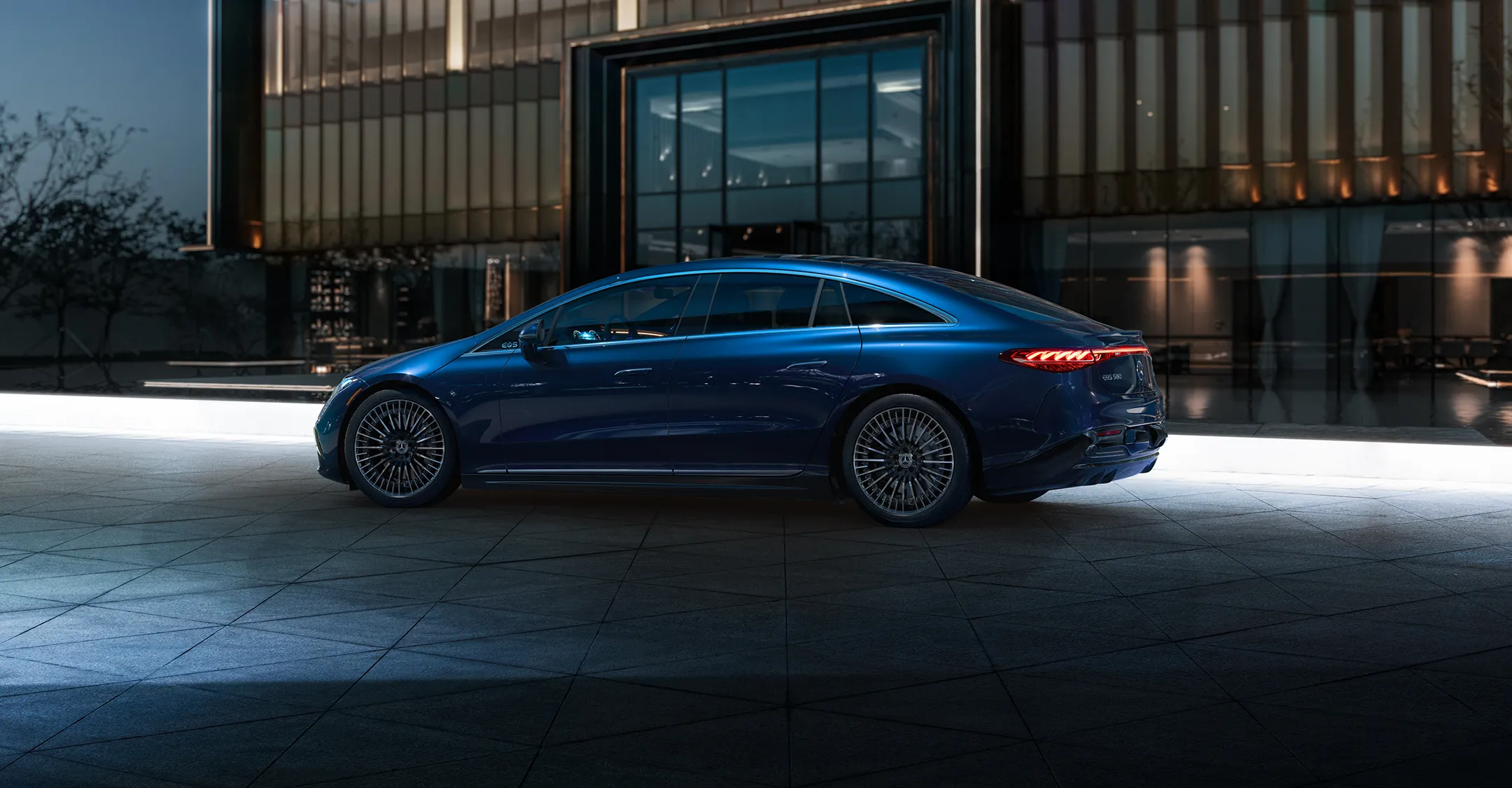 Mercedes EQS - Fully Electric Luxury Sedan | Mercedes-Benz Canada