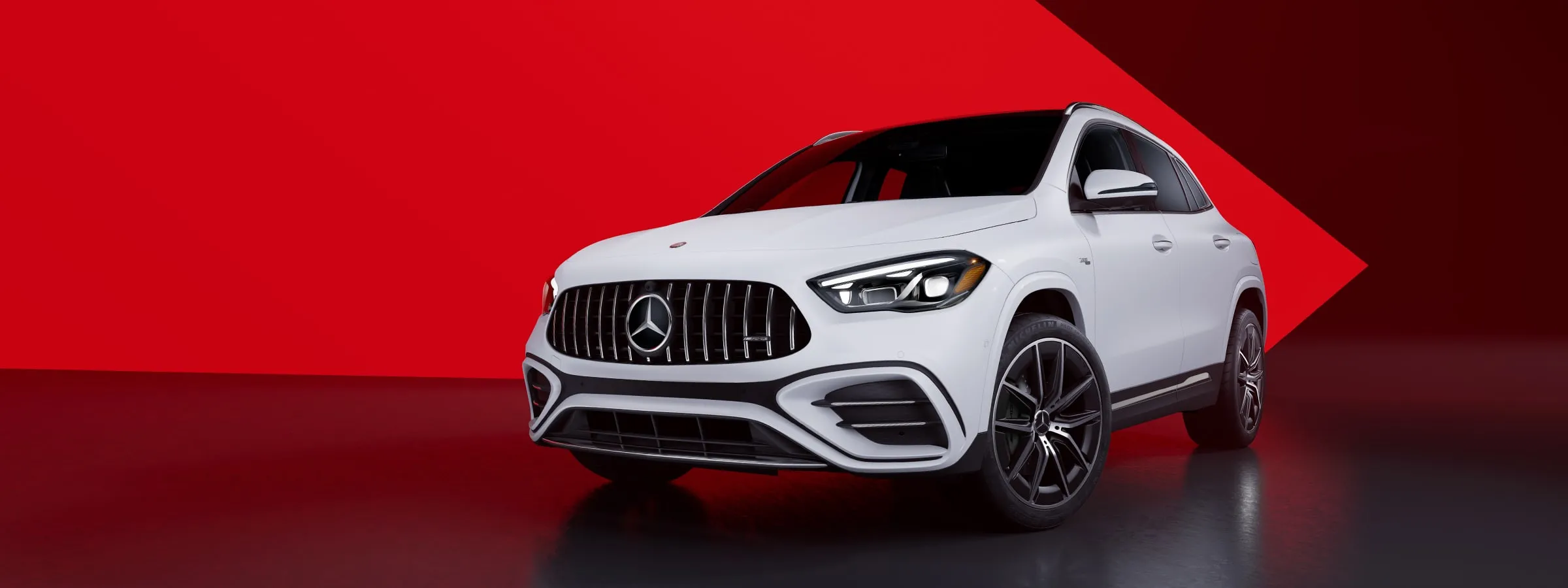 The Compact AMG GLA SUV | Mercedes-Benz Canada