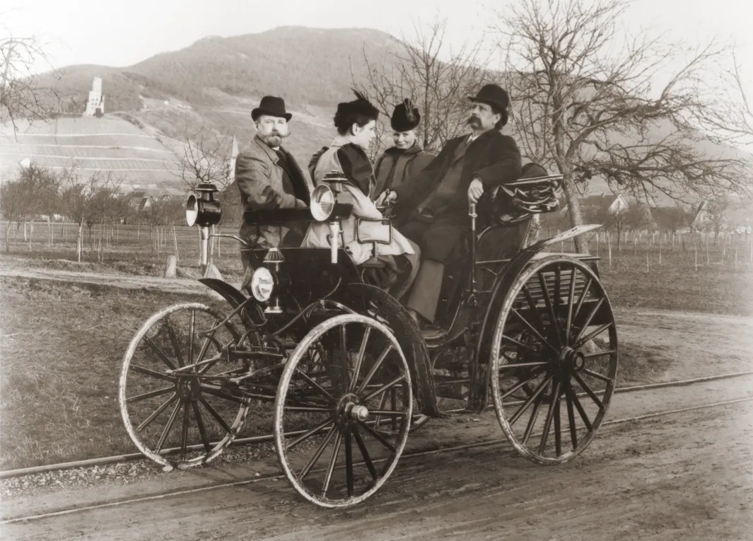 Mercedes-Benz History of Innovation | Mercedes-Benz Canada