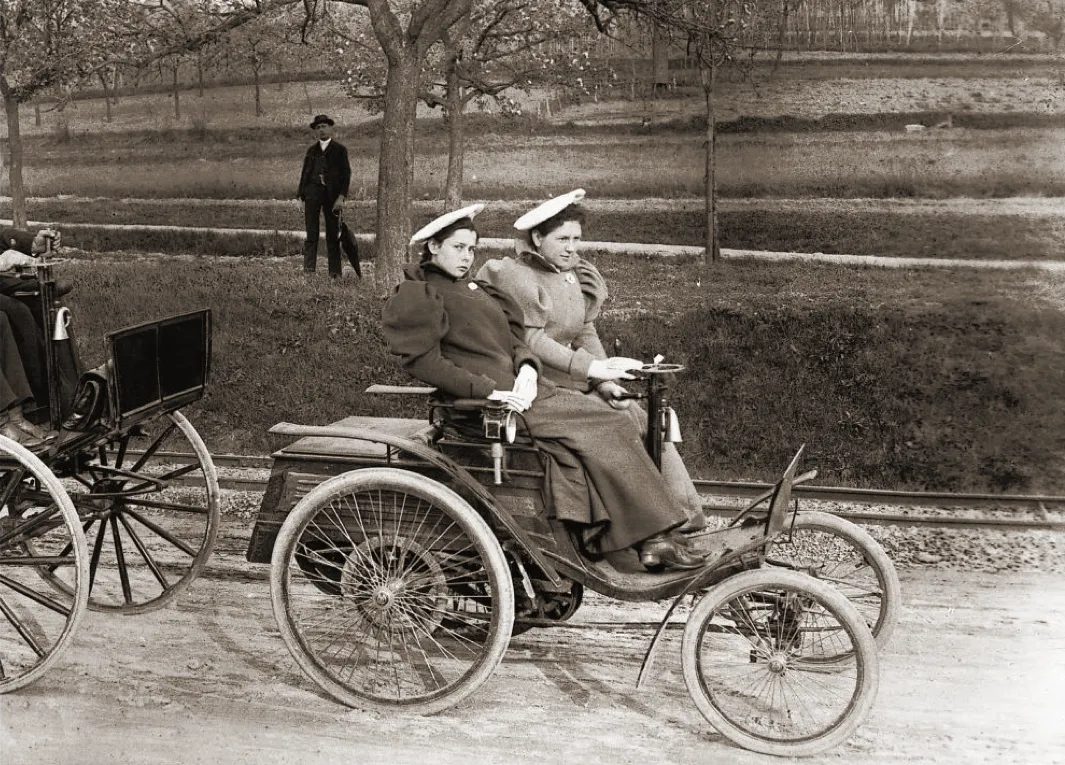Mercedes-Benz History of Innovation | Mercedes-Benz Canada