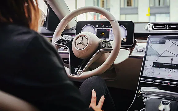 Luxury Cars - Sedans, SUVs, Coupes & Wagons | Mercedes-Benz Canada